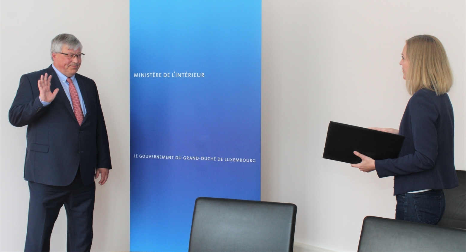 Assermentation d’un nouvel échevin de la commune de Roeser ...