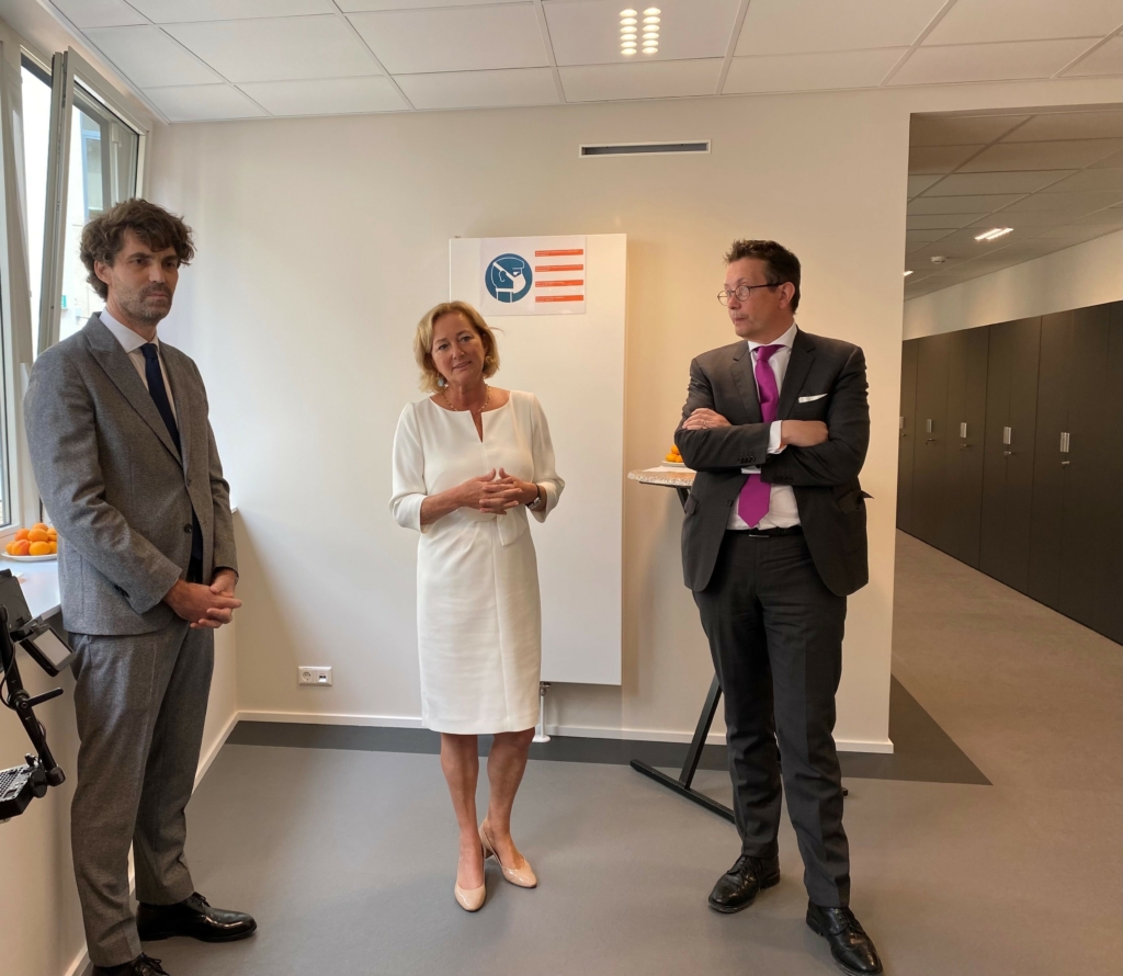 Paulette Lenert inaugure la nouvelle maison médicale au Val Fleuri ...