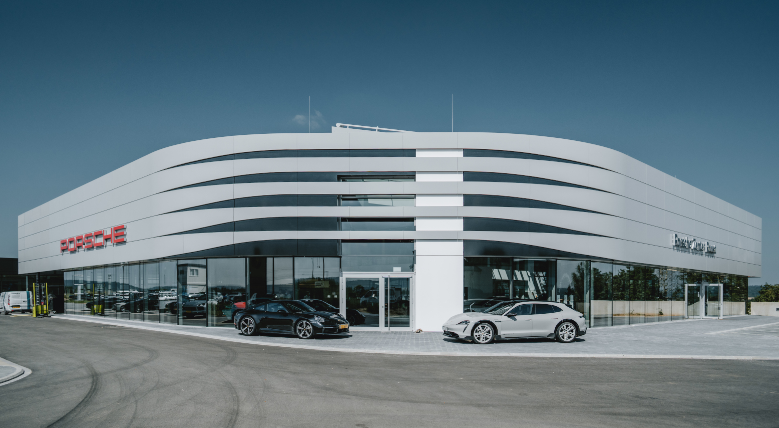 Ouverture du nouveau Porsche Zenter à Roost - Lëtzebuerger Gemengen